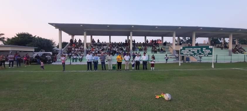 El Heraldo de Poza Rica - Entregan estadio