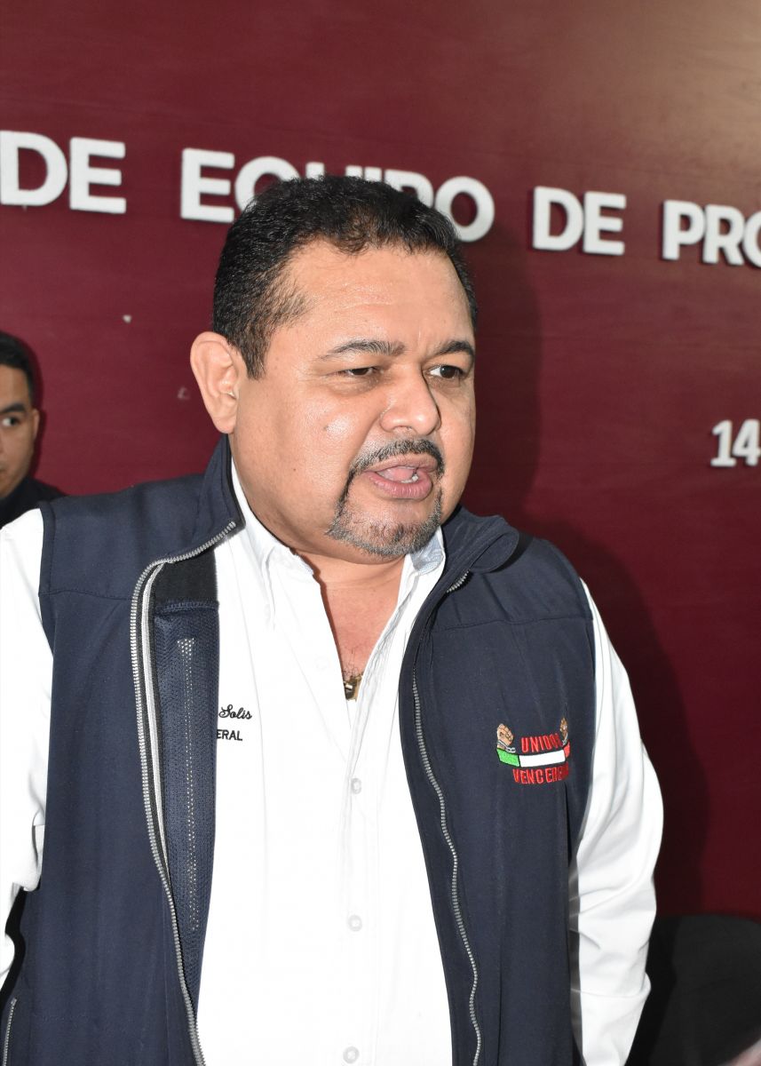 El Heraldo de Poza Rica - Bloquean plazas para petroleros: Soni Solís