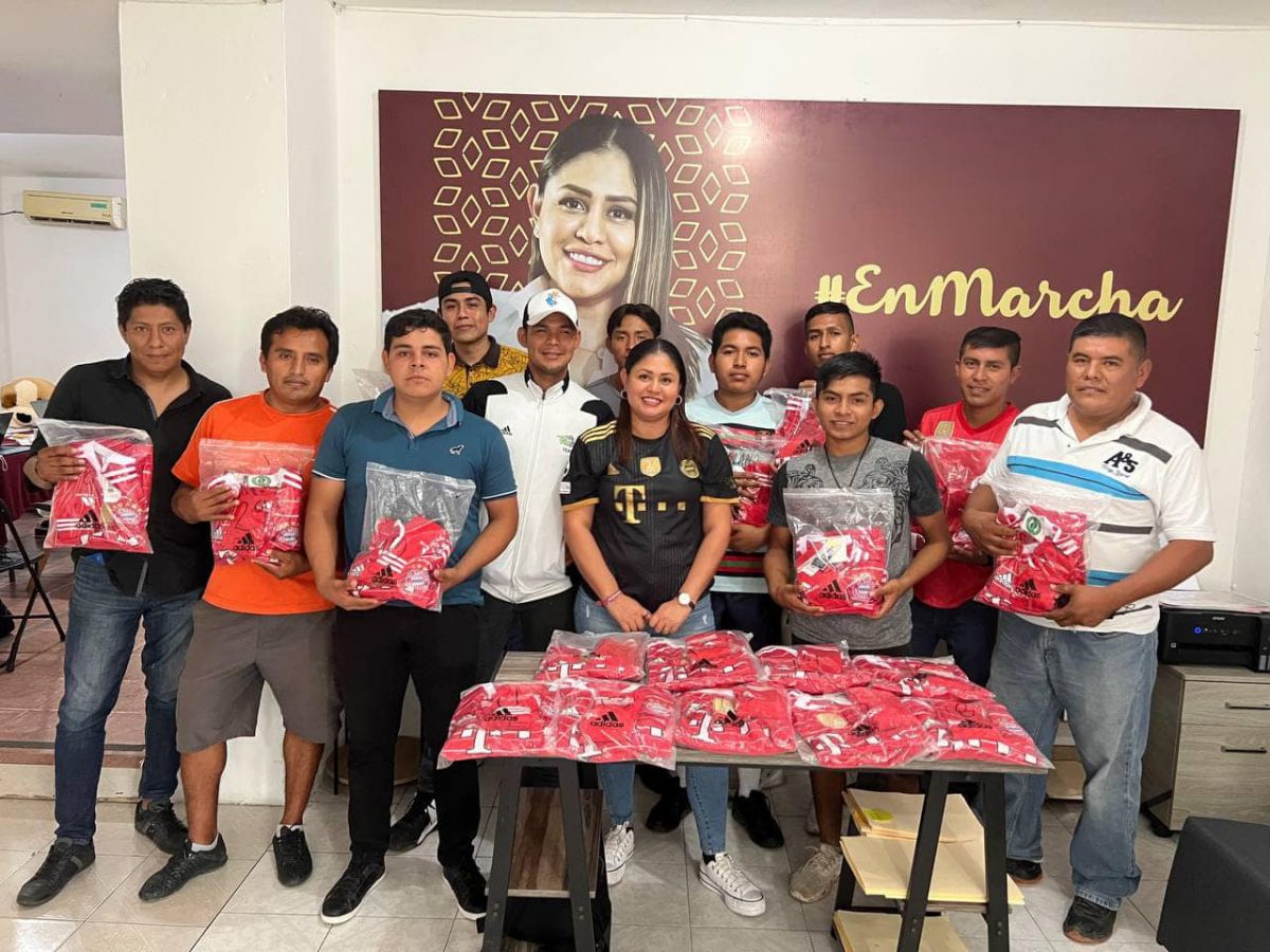 El Heraldo de Poza Rica - Entrega Raquel Bonilla uniformes deportivos