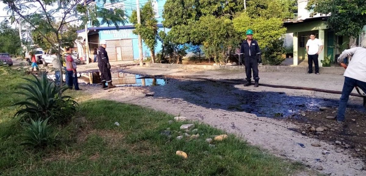 El Heraldo de Poza Rica - ¡Calles contaminadas!