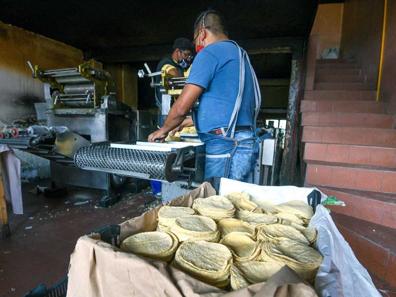 El Heraldo de Poza Rica - Inflación baja, pan y tortilla suben