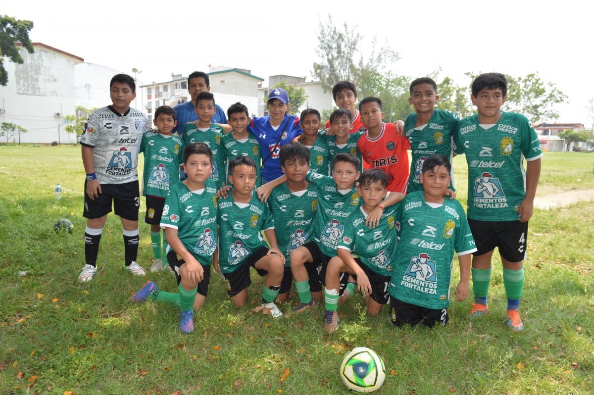 El Heraldo de Poza Rica - Granjas come Lobos
