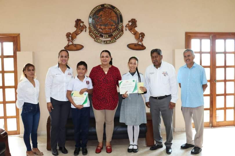 El Heraldo de Poza Rica - Reconocen a alumna Destacada