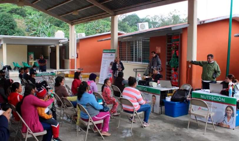 El Heraldo de Poza Rica - Llevan apoyos a Escolín de Olarte