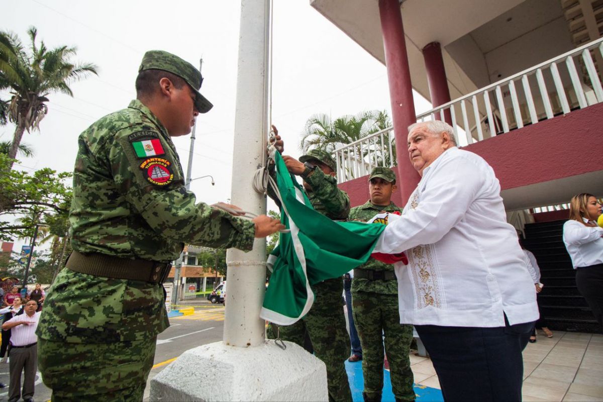 El Heraldo de Poza Rica - Fernando Remes encabeza conmemoración del Día ...