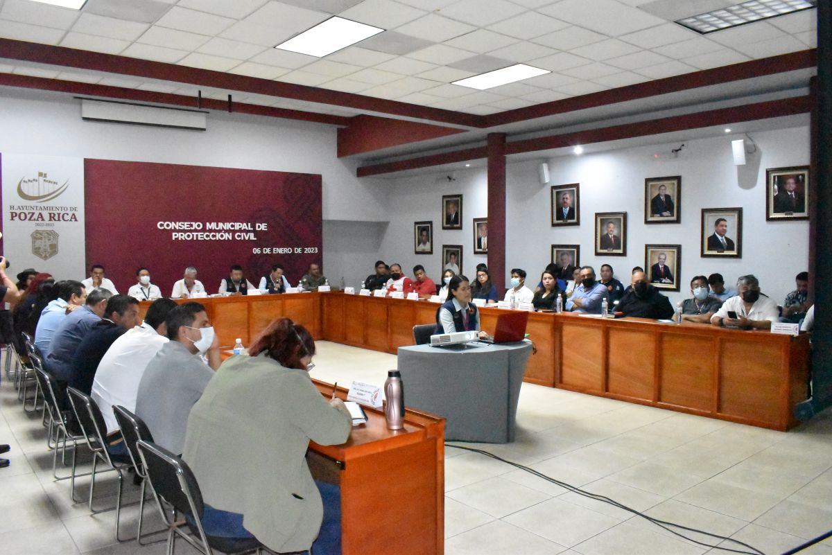 El Heraldo de Poza Rica - Equiparán a PC