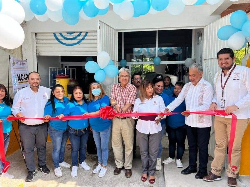 El Heraldo de Poza Rica - Inauguran Módulo de Agua Purificada