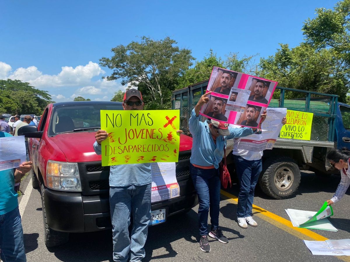 El Heraldo de Poza Rica - Bloquean carretera Cardel–Poza Rica