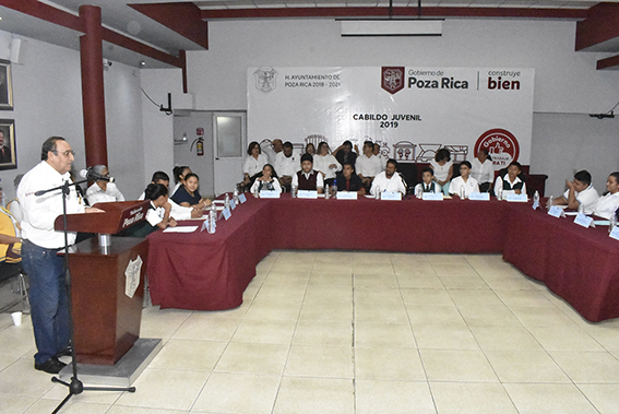 El Heraldo de Poza Rica - Jóvenes pueden marcar la ruta del municipio: FJVV